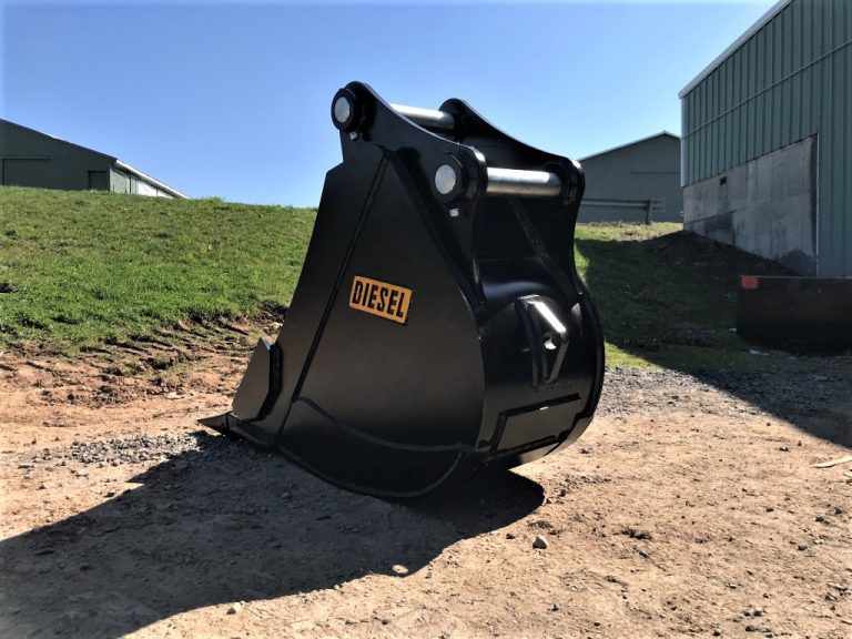 24'' Bucket for 160CL Excavator - Diesel Equipment
