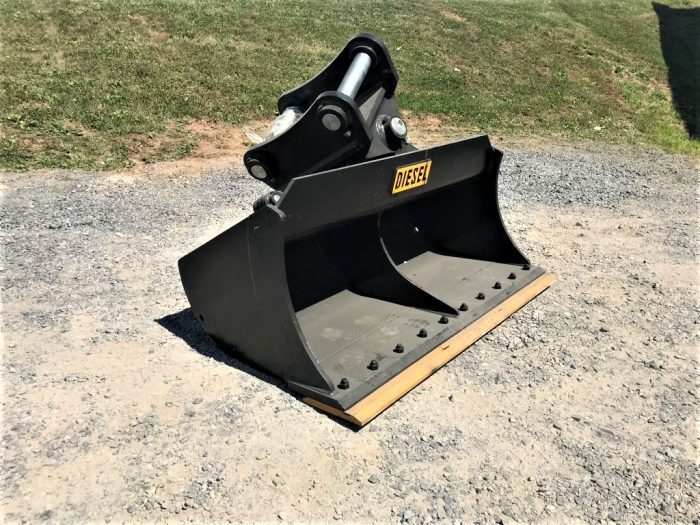 60'' TILT bucket for 160CL Excavator - Diesel Equipment