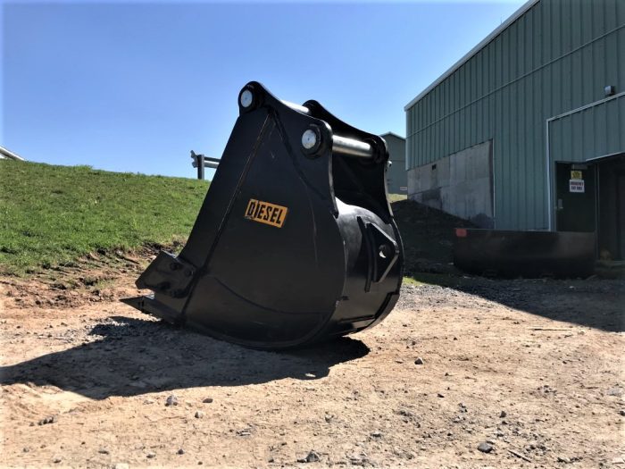 24'' Bucket for 200CL Excavator - Diesel Equipment