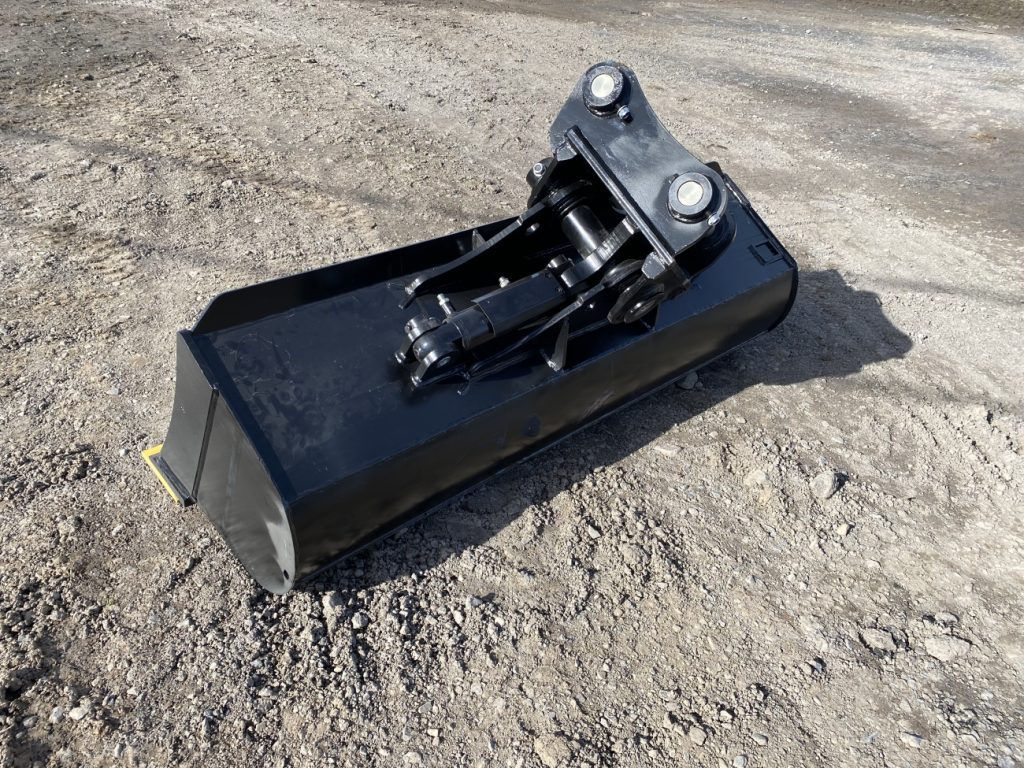 72" Low Profile Hydraulic Tilt Bucket for 80CL Excavator - Diesel Equipment