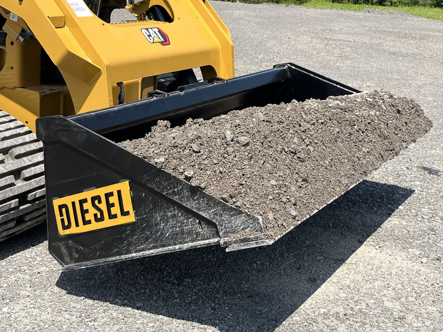 84" Heavy Duty Low Profile Skid Steer Bucket - Diesel Equipment