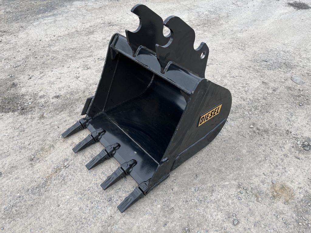 30" Bucket For Kubota KX057 - Diesel Equipment